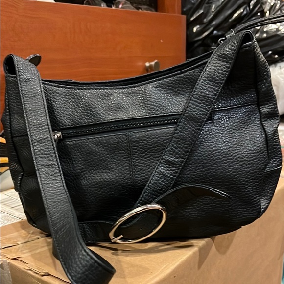 Covington | Bags | Covington Black Leather Shoulder Bag | Poshmark